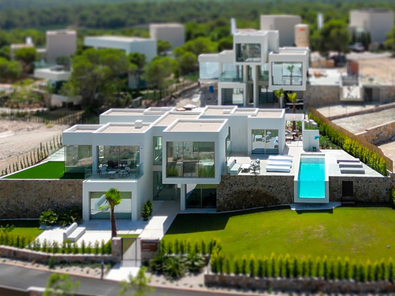 Glass Infinity Pool – Love Colinas